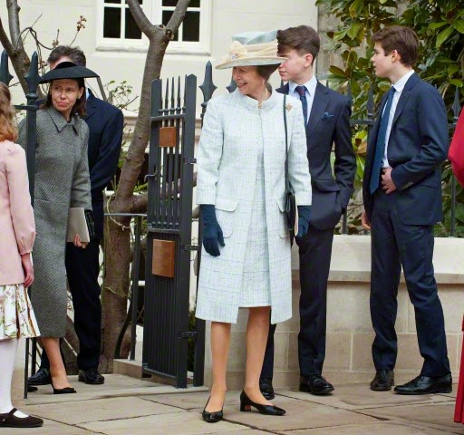 Royal Family Around the World: Royal Family Attend Easter Sunday ...